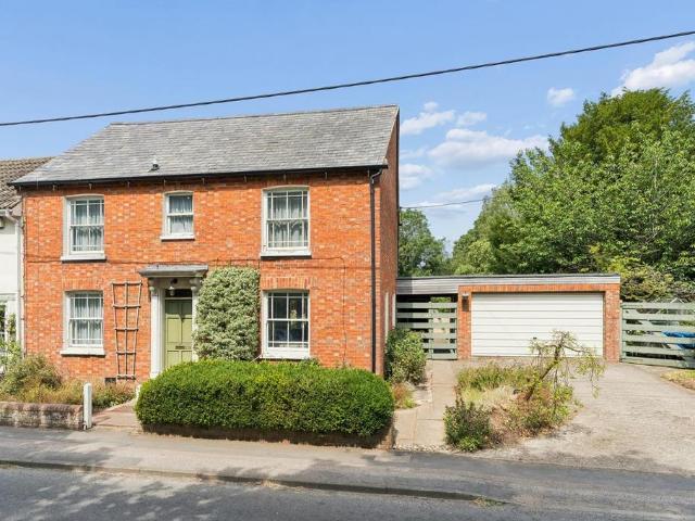 4 bedroom end of terrace house for sale