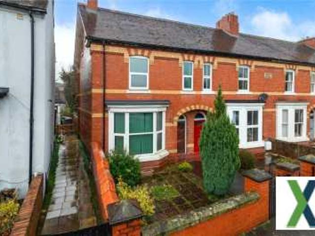 4 bedroom end of terrace house for sale