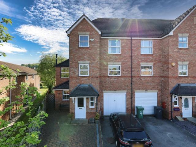 4 bedroom end of terrace house for sale