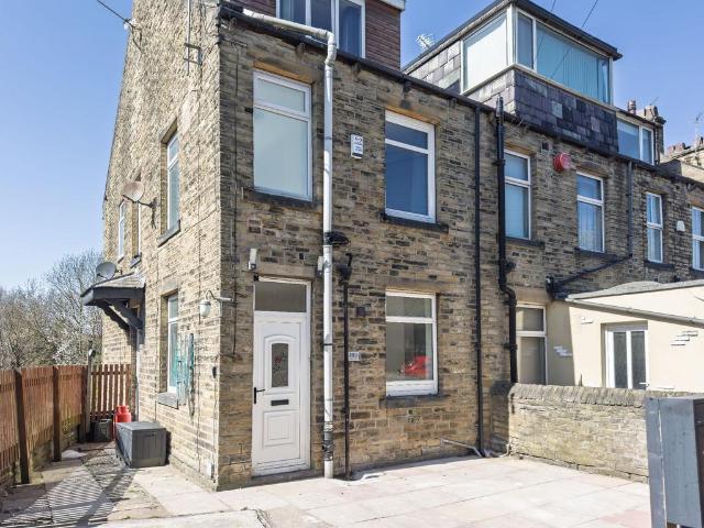 4 bedroom end of terrace house for sale