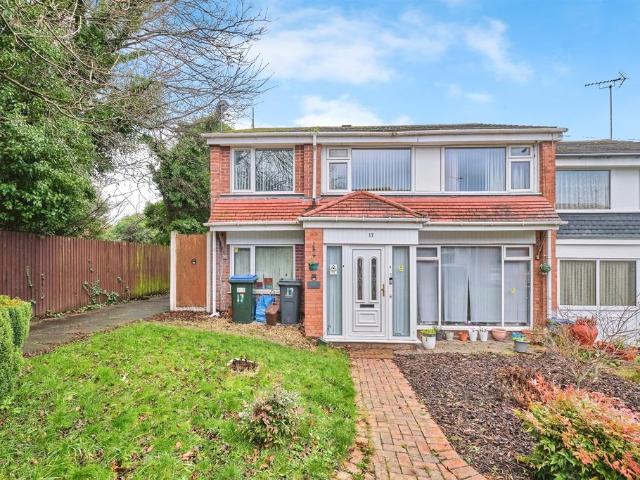 4 bedroom end of terrace house for sale