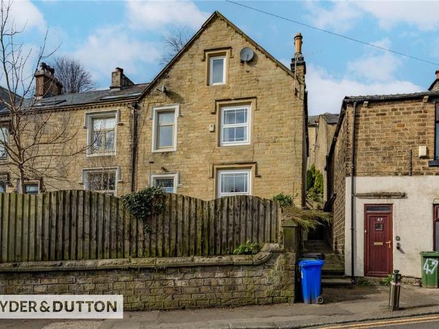 4 bedroom end of terrace house for sale