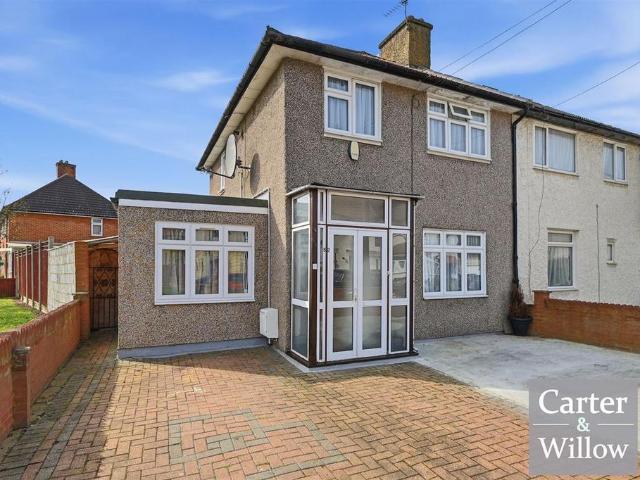 4 bedroom end of terrace house for sale