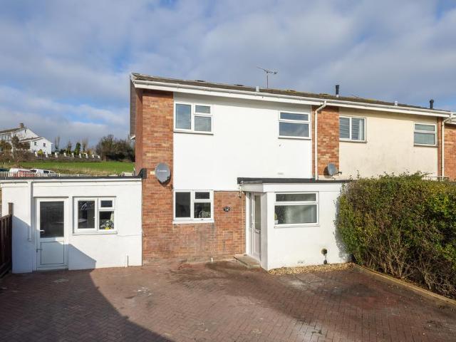 4 bedroom end of terrace house for sale