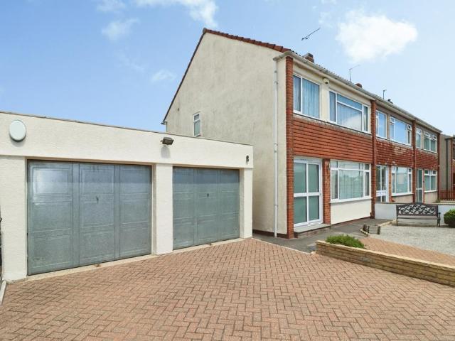 4 bedroom end of terrace house for sale