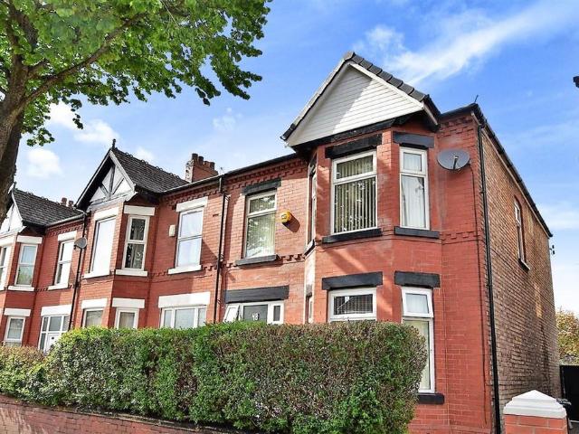 4 bedroom end of terrace house for sale