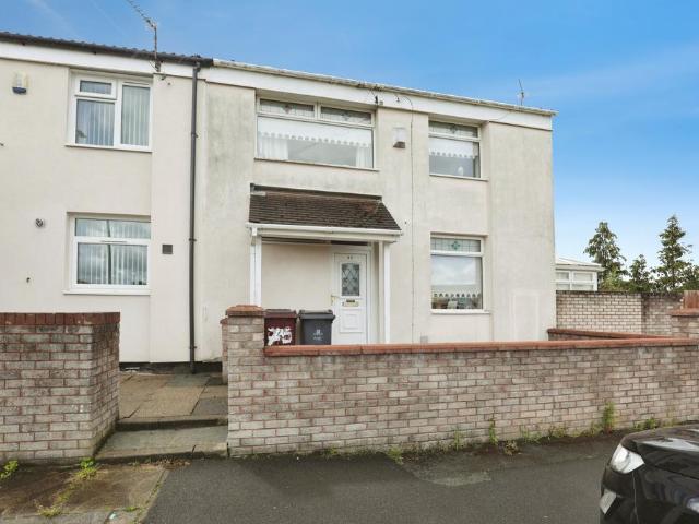 4 bedroom end of terrace house for sale