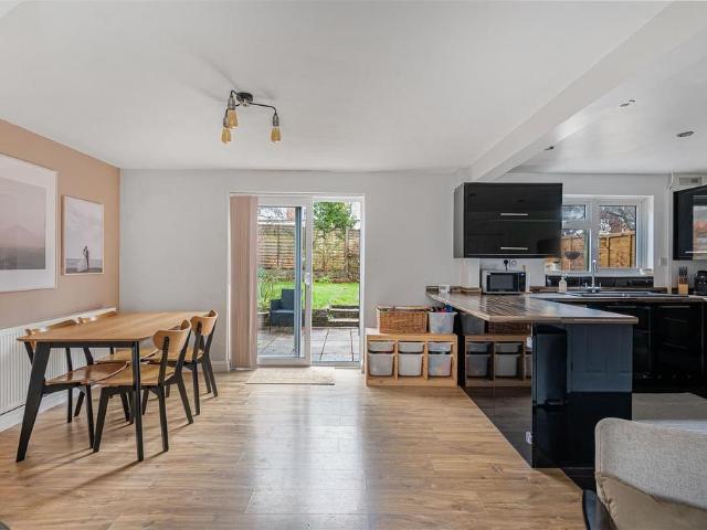 4 bedroom end of terrace house for sale