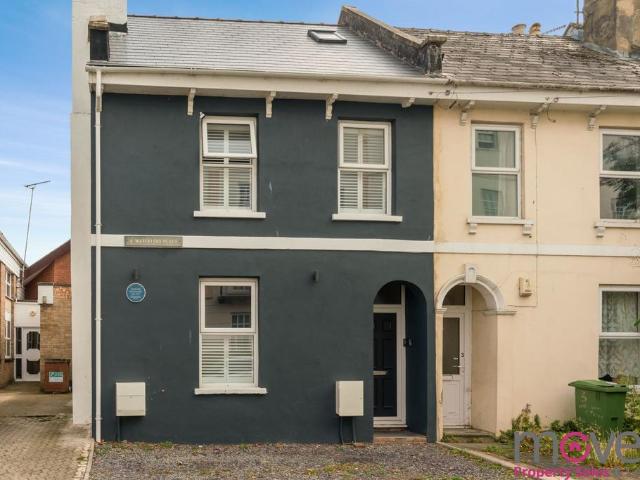 4 bedroom end of terrace house for sale