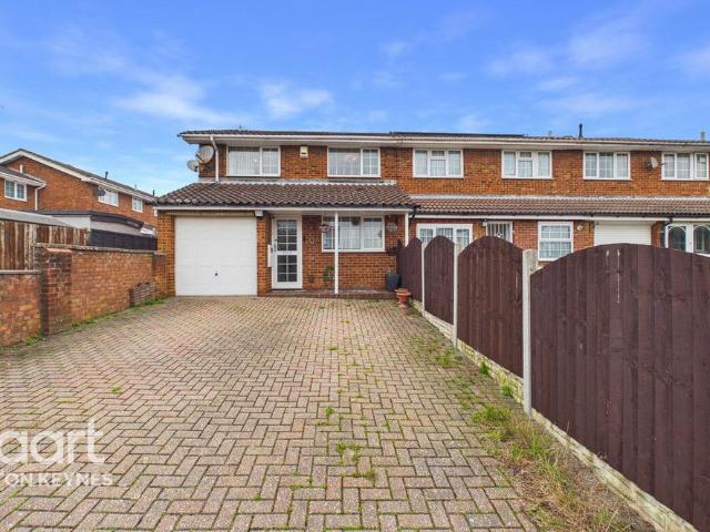 4 bedroom end of terrace house for sale