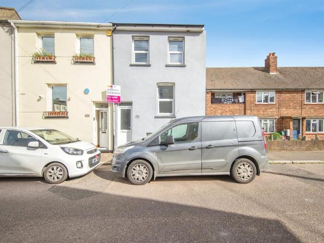 4 bedroom end of terrace house for sale