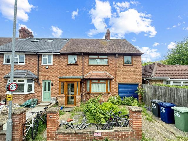 4 bedroom end of terrace house for sale