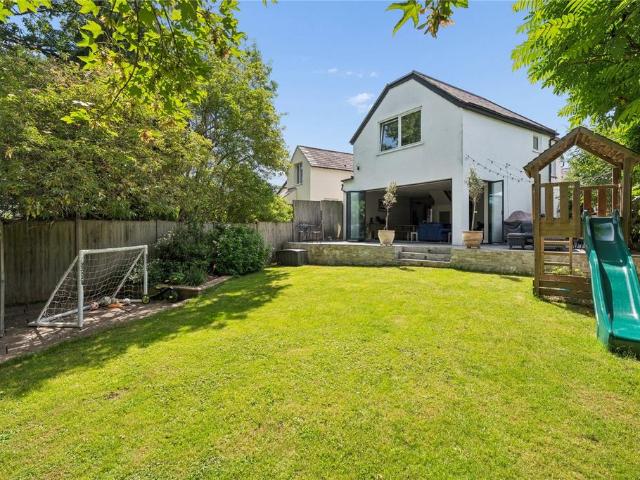 4 bedroom end of terrace house for sale