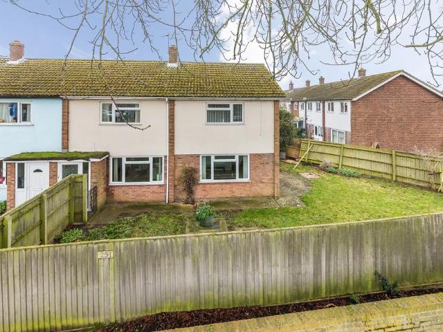 4 bedroom end of terrace house for sale