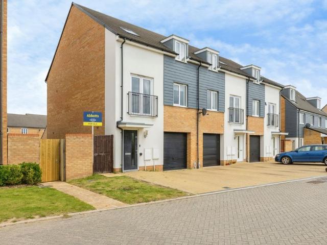 4 bedroom end of terrace house for sale