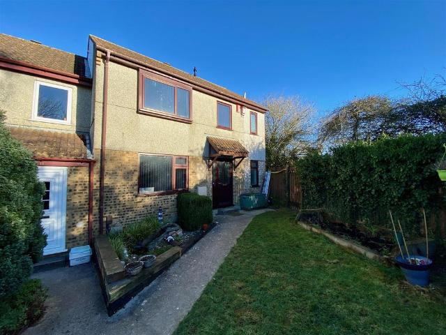 4 bedroom end of terrace house for sale