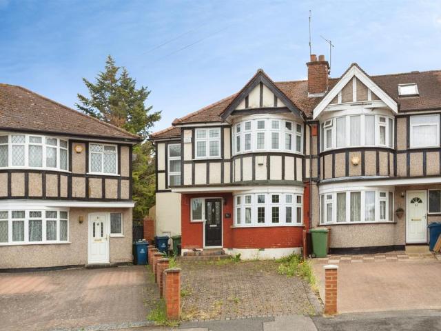 4 bedroom end of terrace house for sale