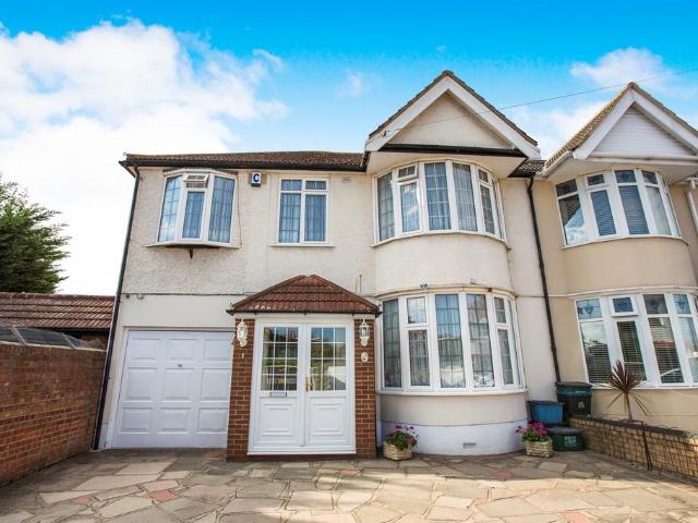 4 bedroom end of terrace house for sale