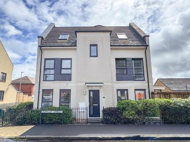 4 bedroom end of terrace house for sale
