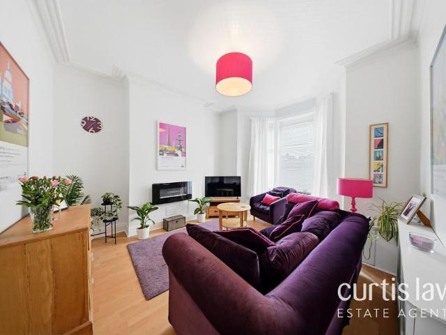 4 bedroom end of terrace house for sale