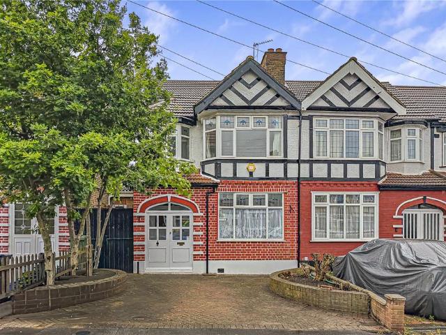 4 bedroom end of terrace house for sale