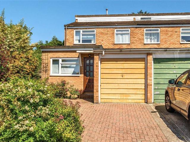 4 bedroom end of terrace house for sale