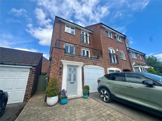 4 bedroom end of terrace house for sale