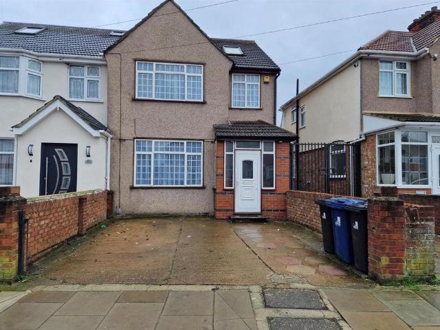 4 bedroom end of terrace house for sale