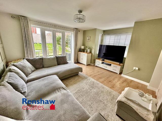 4 bedroom end of terrace house for sale
