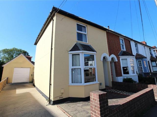 4 bedroom end of terrace house for sale