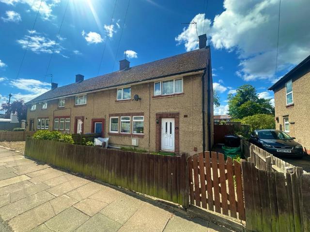 4 bedroom end of terrace house for sale