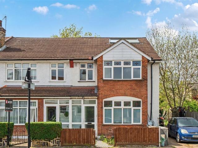 4 bedroom end of terrace house for sale