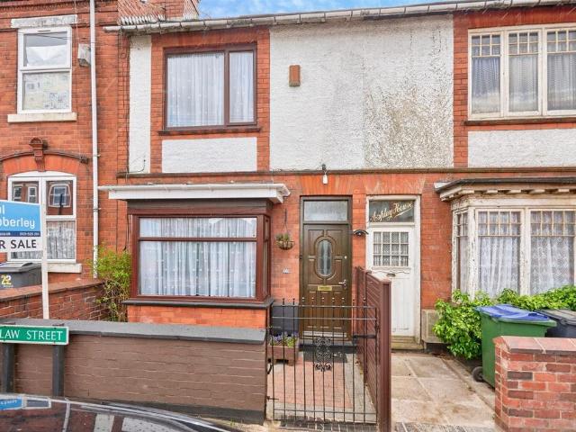 4 bedroom end of terrace house for sale