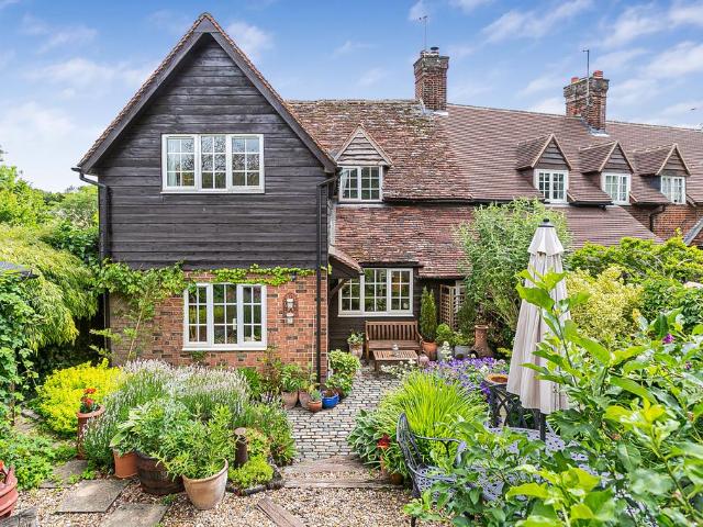 4 bedroom end of terrace house for sale