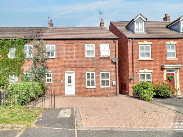 4 bedroom end of terrace house for sale