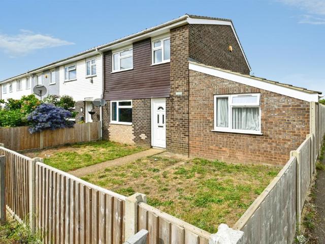 4 bedroom end of terrace house for sale