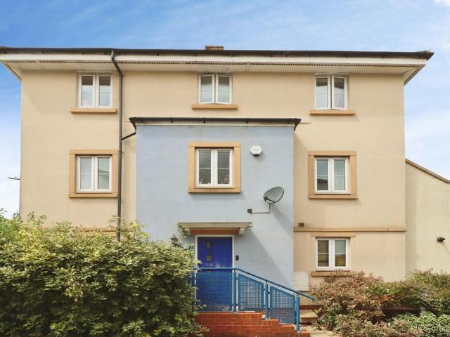 4 bedroom end of terrace house for sale
