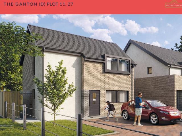 4 bedroom end of terrace house for sale