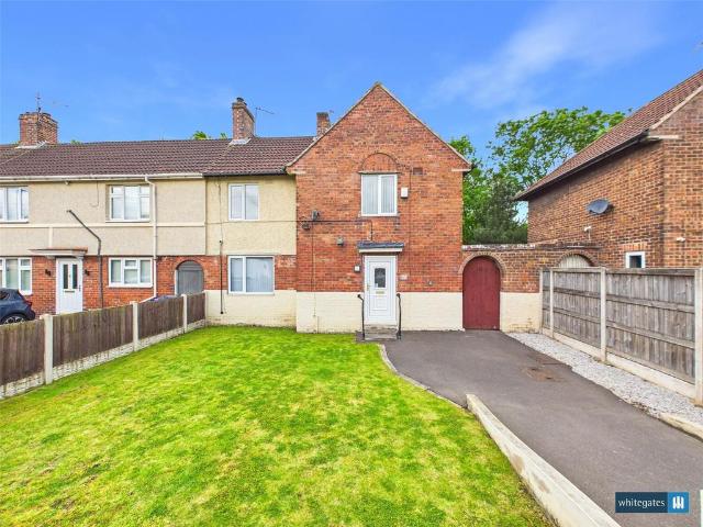 4 bedroom end of terrace house for sale