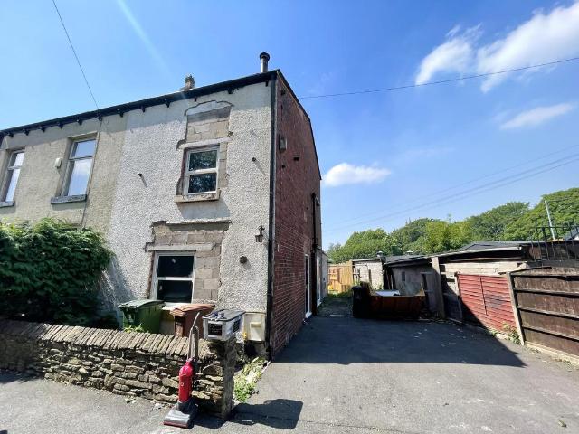 4 bedroom end of terrace house for sale