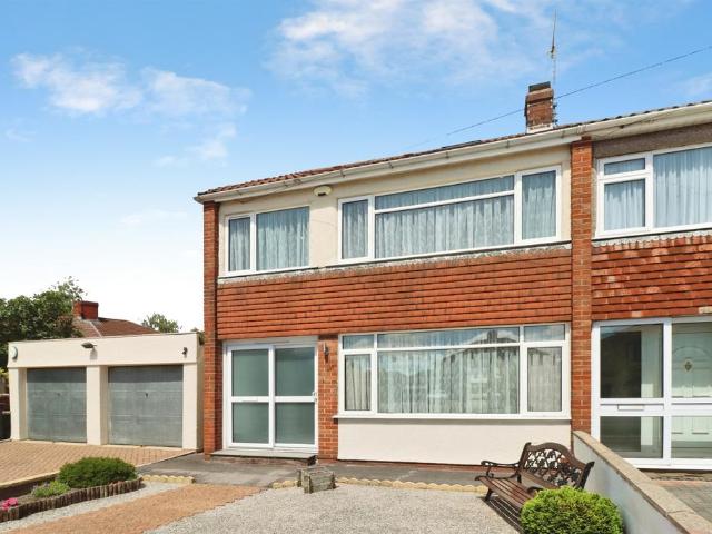 4 bedroom end of terrace house for sale