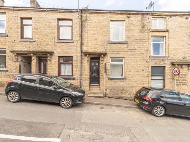4 bedroom end of terrace house for sale