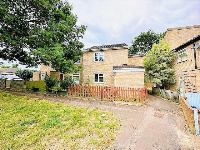 4 bedroom end of terrace house for sale