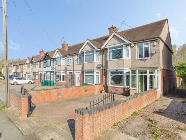 4 bedroom end of terrace house for sale