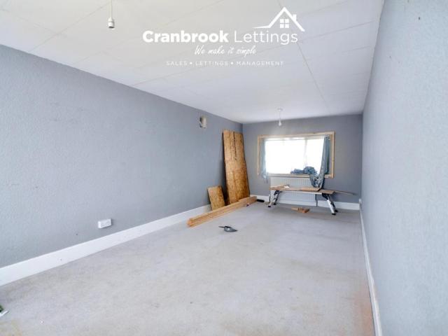 4 bedroom end of terrace house for sale