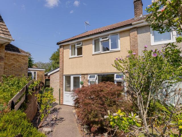 4 bedroom end of terrace house for sale