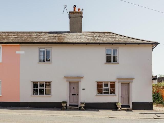 4 bedroom end of terrace house for sale