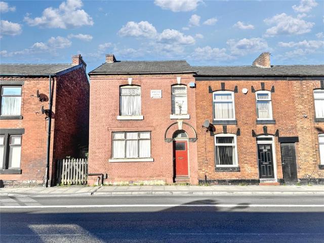4 bedroom end of terrace house for sale