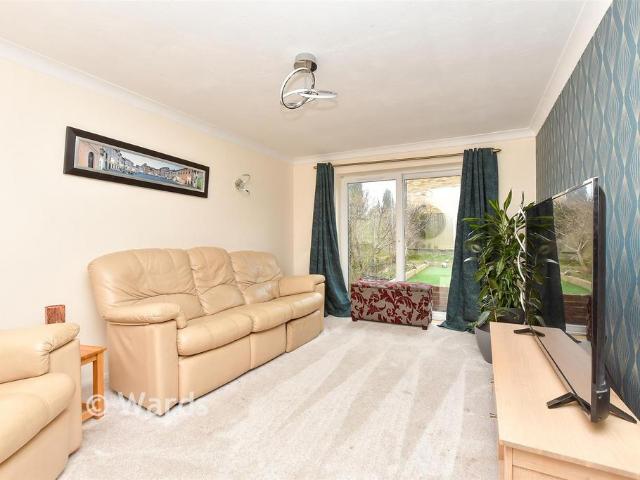 4 bedroom end of terrace house for sale