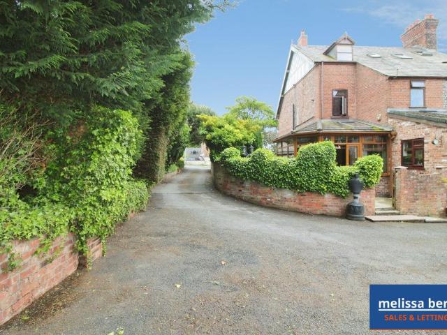 4 bedroom end of terrace house for sale